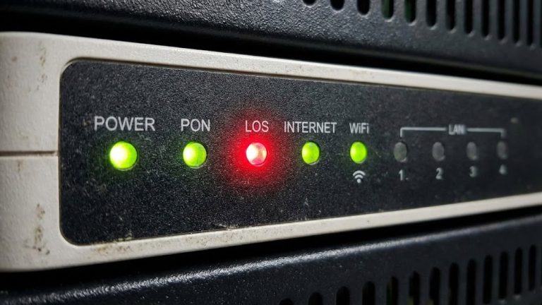 Modem là gì? Vai trò và cách phân biệt Modem với Router